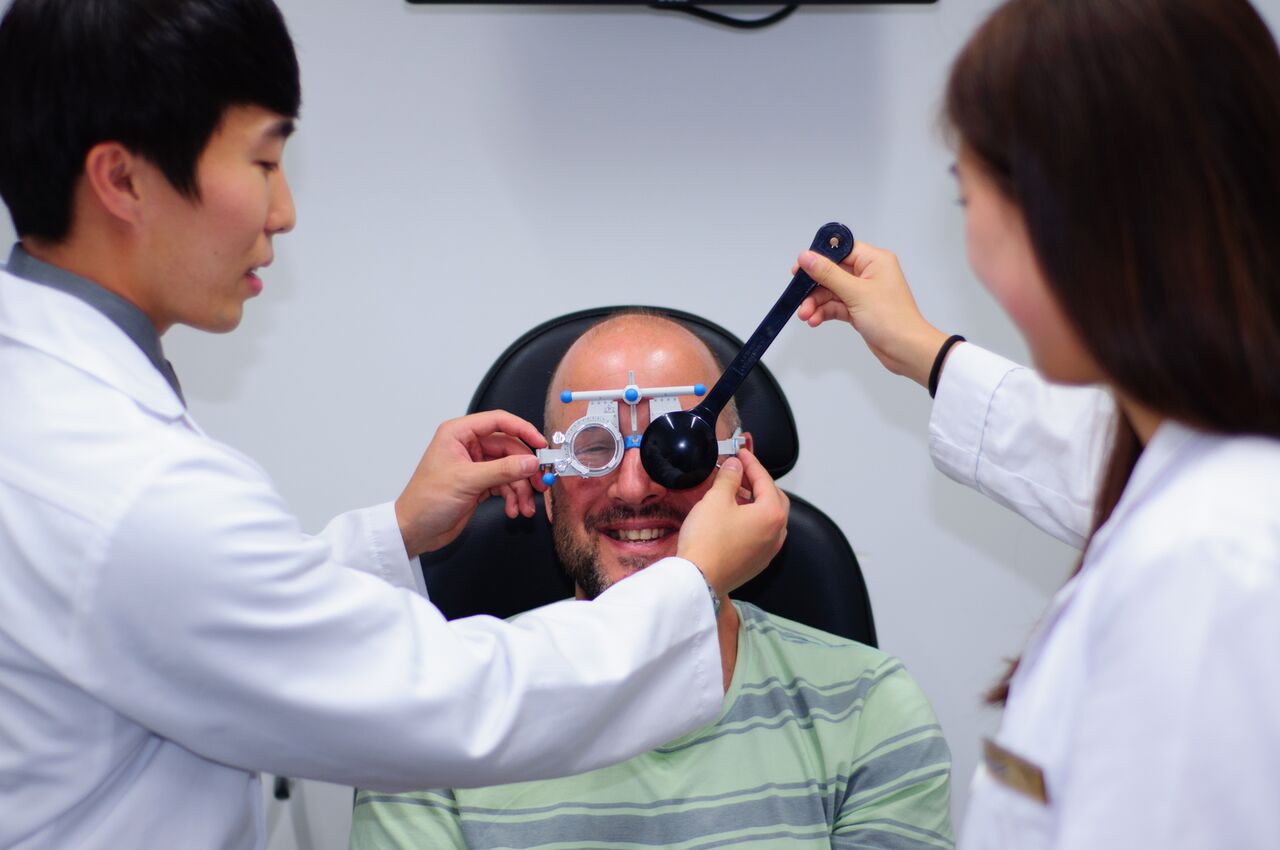 Optometry Students get the lowdown on low vision - Blind Low Vision NZ